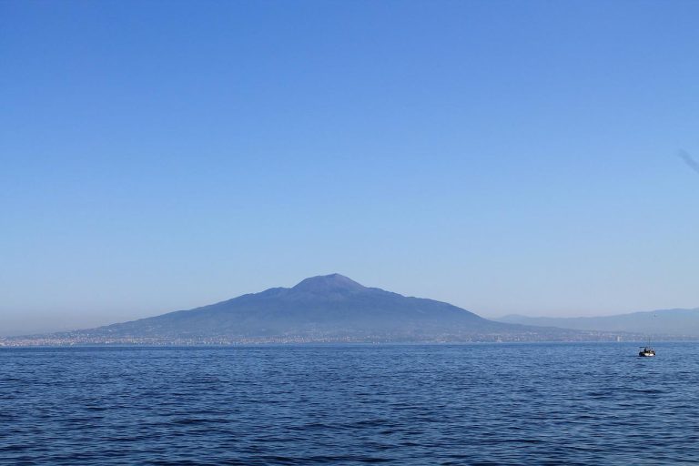 Il Vesuvio: storia e curiosità del simbolo di Napoli | D'Agostino Tour